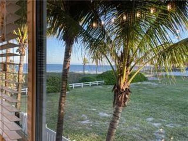 Luxury apartment complex for rent in Lauderdale by the sea, United States