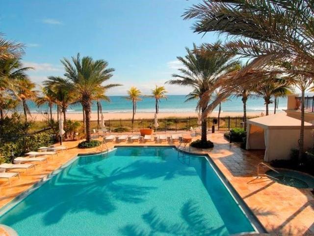 Luxury apartment complex for rent in Lauderdale by the sea, United States