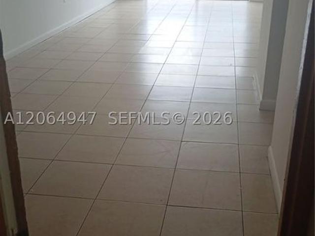 Luxury apartment complex for rent in Lauderdale Lakes, United States