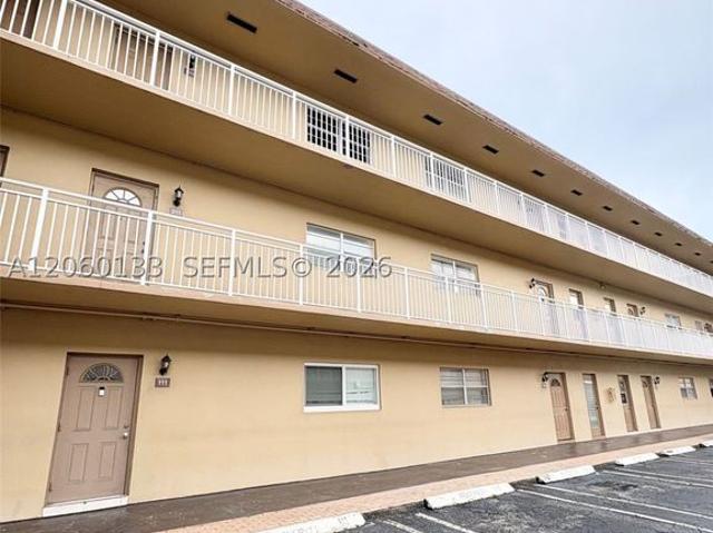 Luxury apartment complex for rent in Lauderdale Lakes, Florida