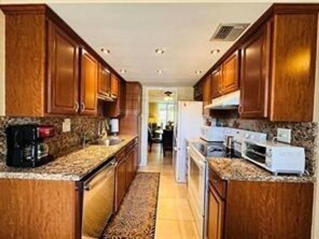 Luxury apartment complex for rent in Lauderdale Lakes, Florida