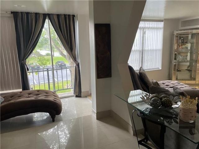 Luxury apartment complex for rent in Lauderhill, United States