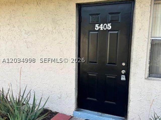 Luxury apartment complex for rent in Lauderhill, United States