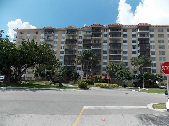 Luxury apartment complex for rent in Lauderhill, United States