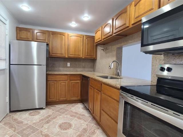 Luxury apartment complex for rent in Lauderhill, United States