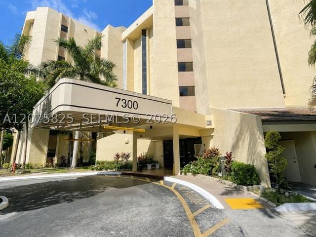 Luxury apartment complex for rent in Lauderhill, United States