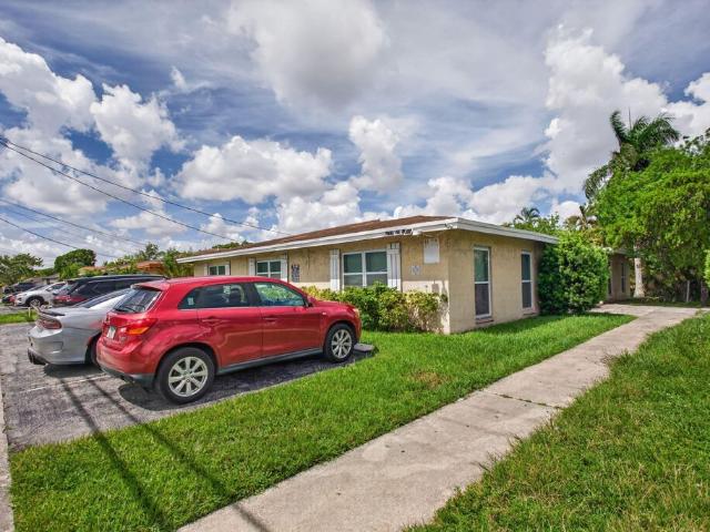 Luxury apartment complex for rent in Lauderhill, United States
