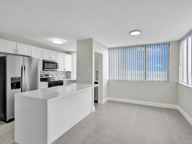 Luxury apartment complex for rent in Lauderhill, United States