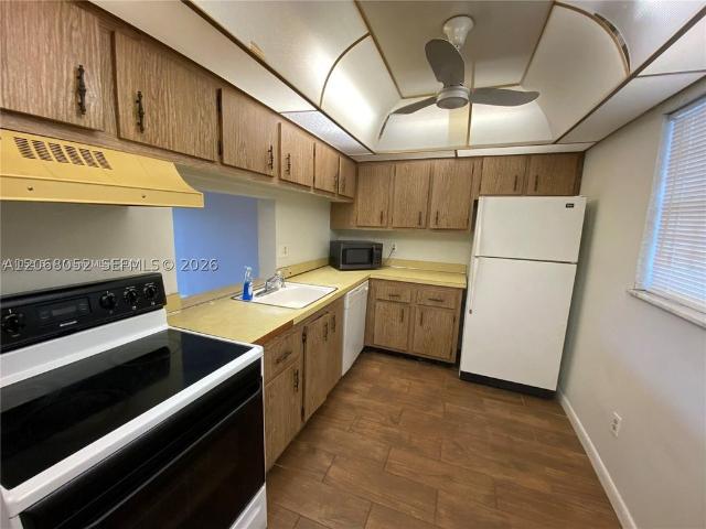 Luxury apartment complex for rent in Lauderhill, United States
