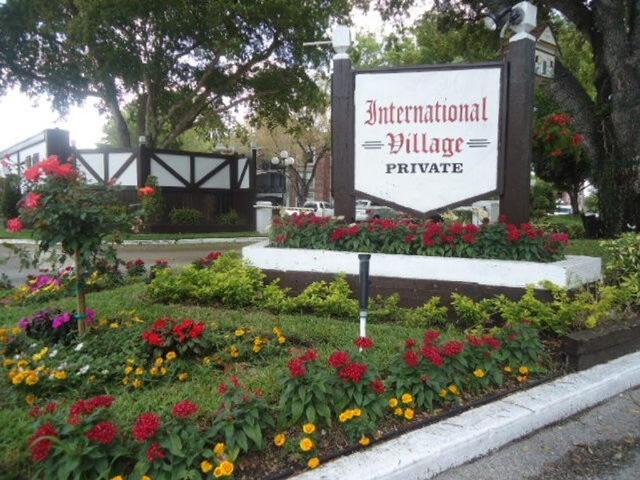 Luxury apartment complex for rent in Lauderhill, Florida