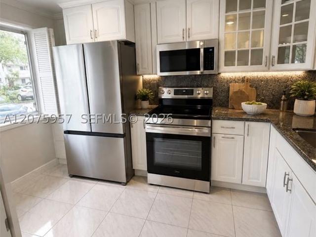 Luxury apartment complex for rent in Lauderhill, Florida