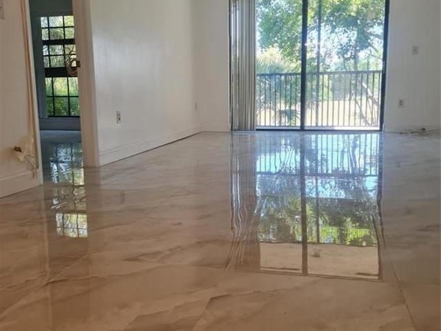 Luxury apartment complex for rent in Lauderhill, Florida