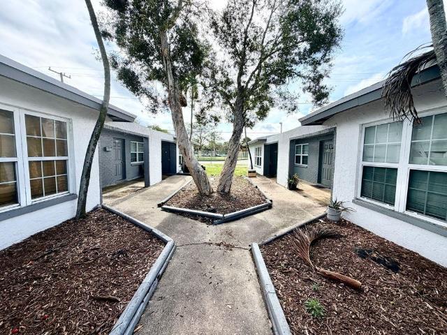 Luxury apartment complex for rent in Lauderhill, Florida