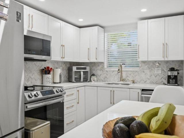 Luxury apartment complex for rent in Lauderhill, Florida