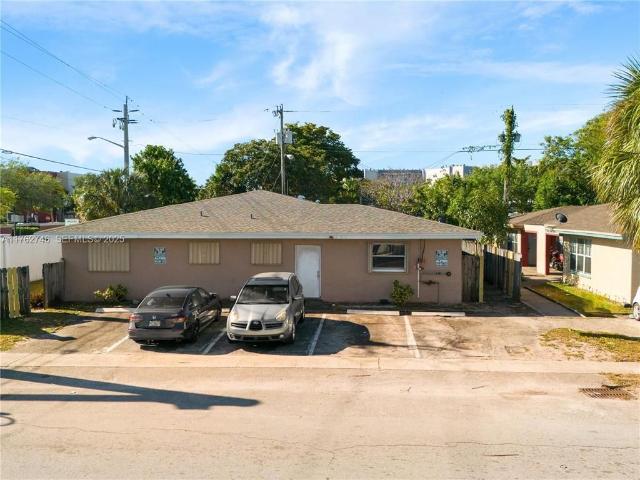 Luxury apartment complex for rent in Lauderhill, Florida