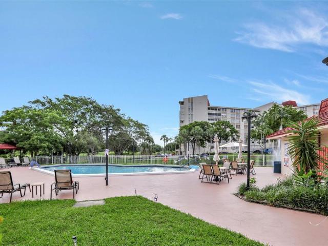 Luxury apartment complex for rent in Lauderhill, Florida