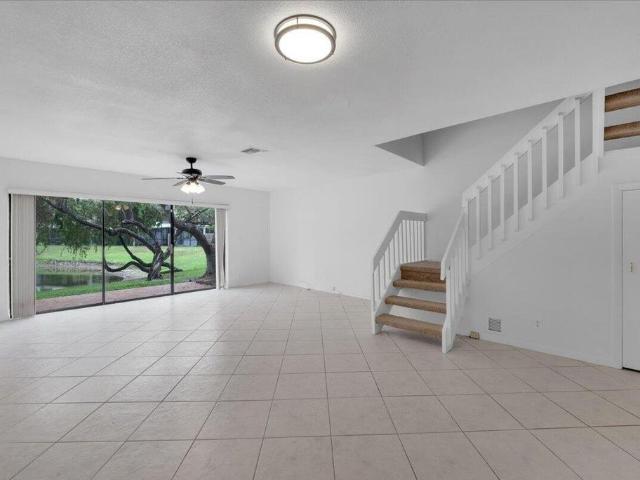 Luxury apartment complex for rent in Lauderhill, Florida