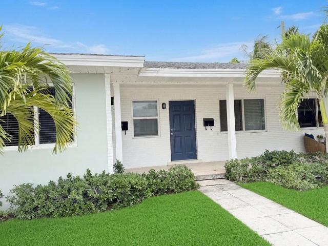 Luxury apartment complex for rent in Lake Worth, United States