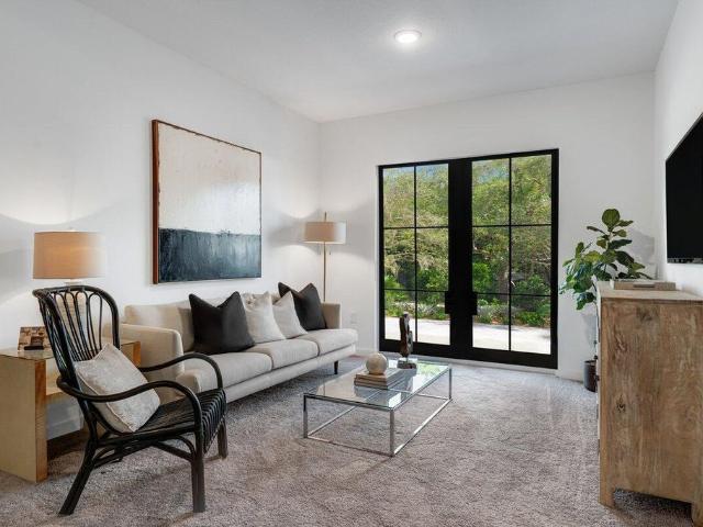 Luxury apartment complex for rent in Lake Worth, United States