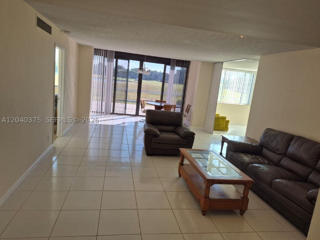 Luxury apartment complex for rent in Lake Worth, United States