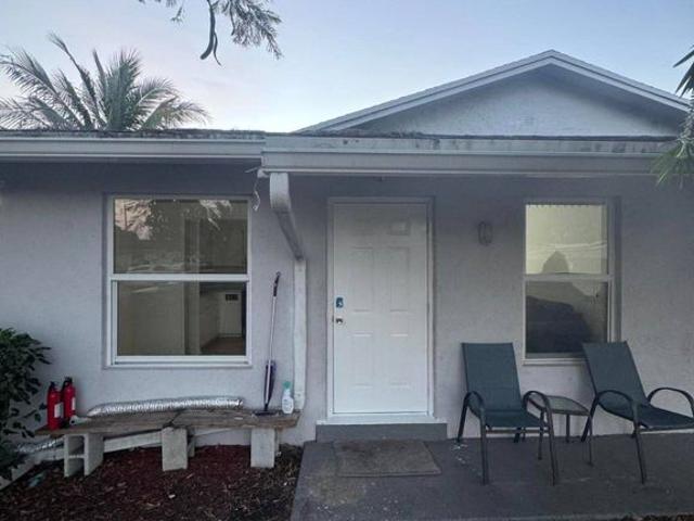 Luxury apartment complex for rent in Lake Worth, United States