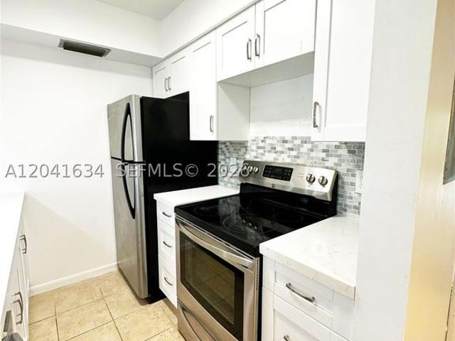 Luxury apartment complex for rent in Lake Worth, United States