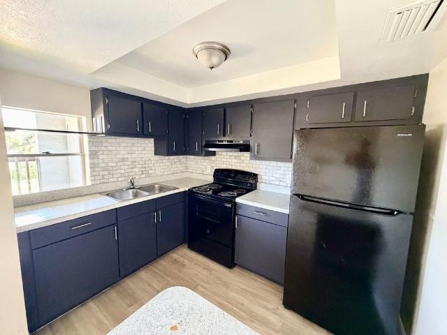Luxury apartment complex for rent in Lake Worth, United States