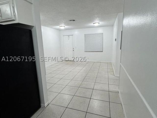 Luxury apartment complex for rent in Lake Worth, United States