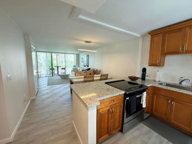 Luxury apartment complex for rent in Lake Worth, United States