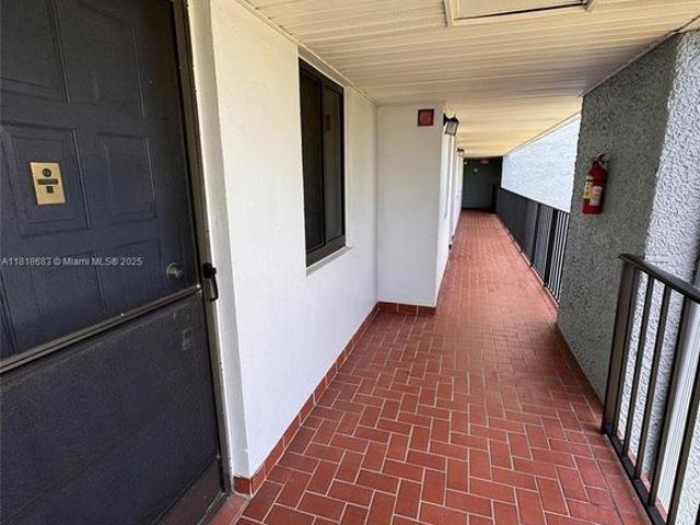 Luxury apartment complex for rent in Lake Worth, United States