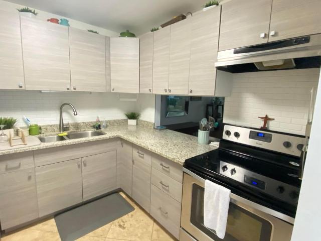 Luxury apartment complex for rent in Lake Worth, United States