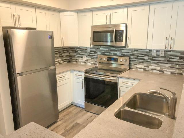 Luxury apartment complex for rent in Lake Worth, United States