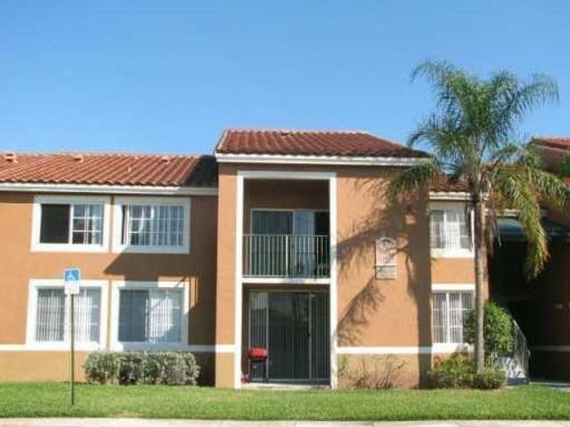 Luxury apartment complex for rent in Lake Worth, Florida