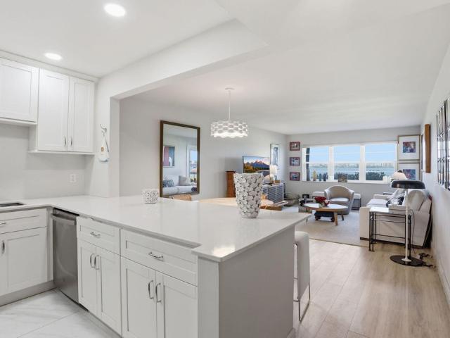 Luxury apartment complex for rent in Lake Worth, Florida