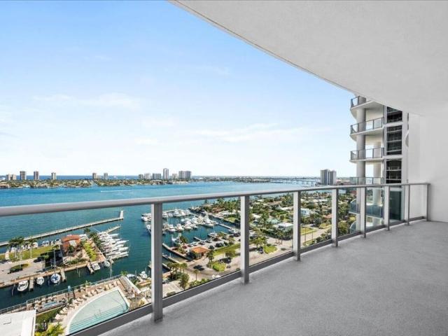 Luxury apartment complex for rent in Lake Park, Florida