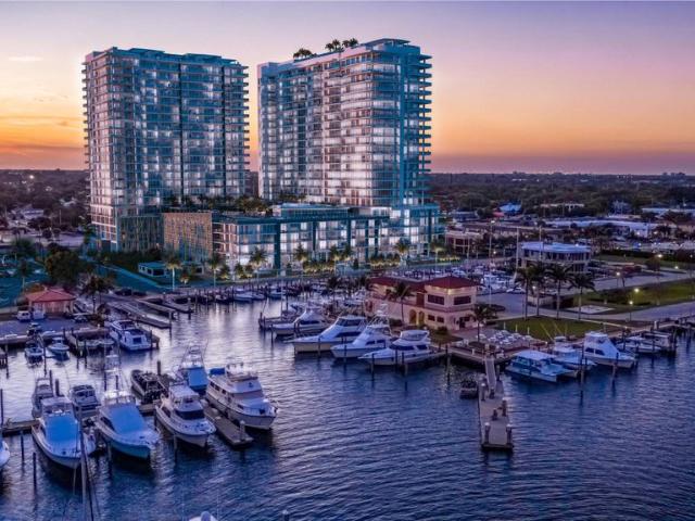 Luxury apartment complex for rent in Lake Park, Florida