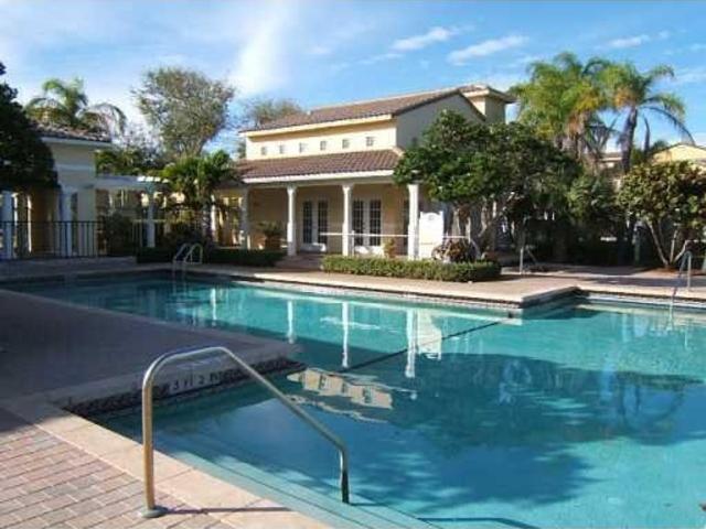 Luxury apartment complex for rent in Lake Park, United States