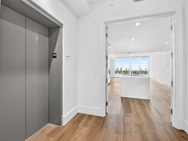 Luxury apartment complex for rent in Lake Park, United States