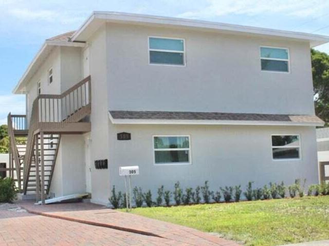 Luxury apartment complex for rent in Lake Park, United States