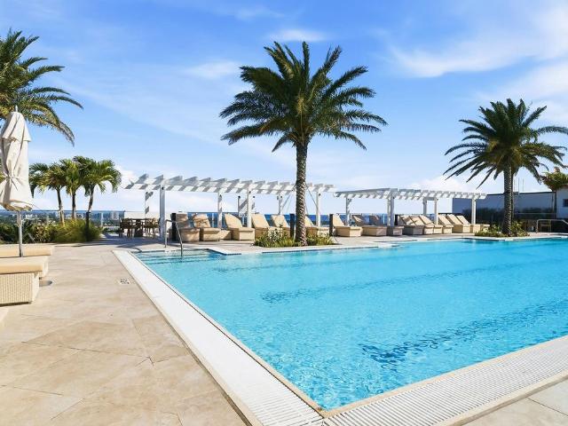 Luxury apartment complex for rent in Lake Park, Florida