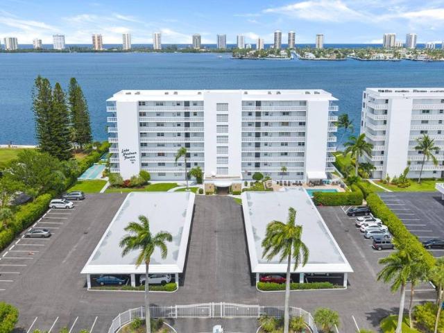 Luxury apartment complex for rent in Lake Park, United States