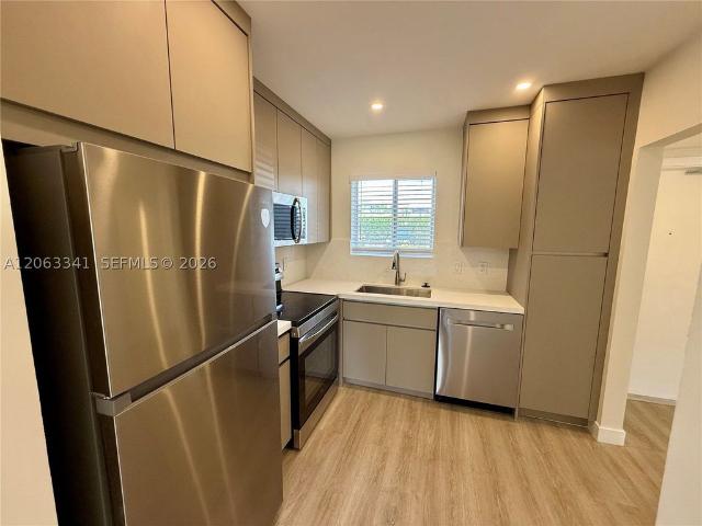 Luxury apartment complex for rent in Lantana, United States