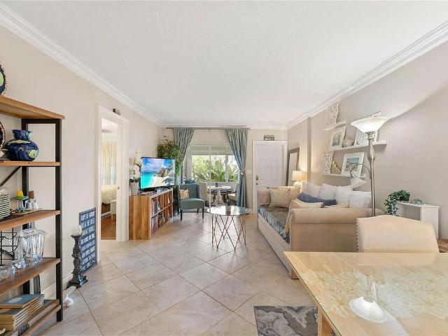 Luxury apartment complex for rent in Lighthouse PT, Florida