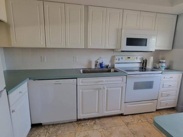 Luxury apartment complex for rent in Lighthouse PT, Florida