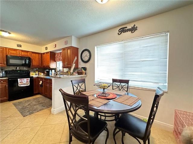 Luxury apartment complex for rent in Lighthouse PT, Florida