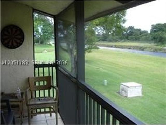 Luxury apartment complex for rent in Margate, United States