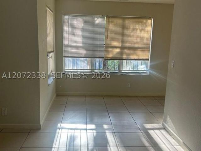Luxury apartment complex for rent in Margate, United States