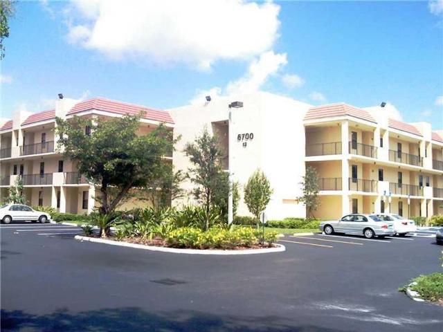 Luxury apartment complex for rent in Margate, United States