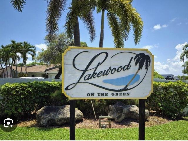 Luxury apartment complex for rent in Margate, United States