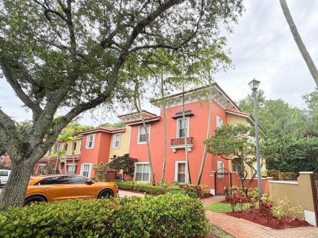Luxury apartment complex for rent in Margate, United States